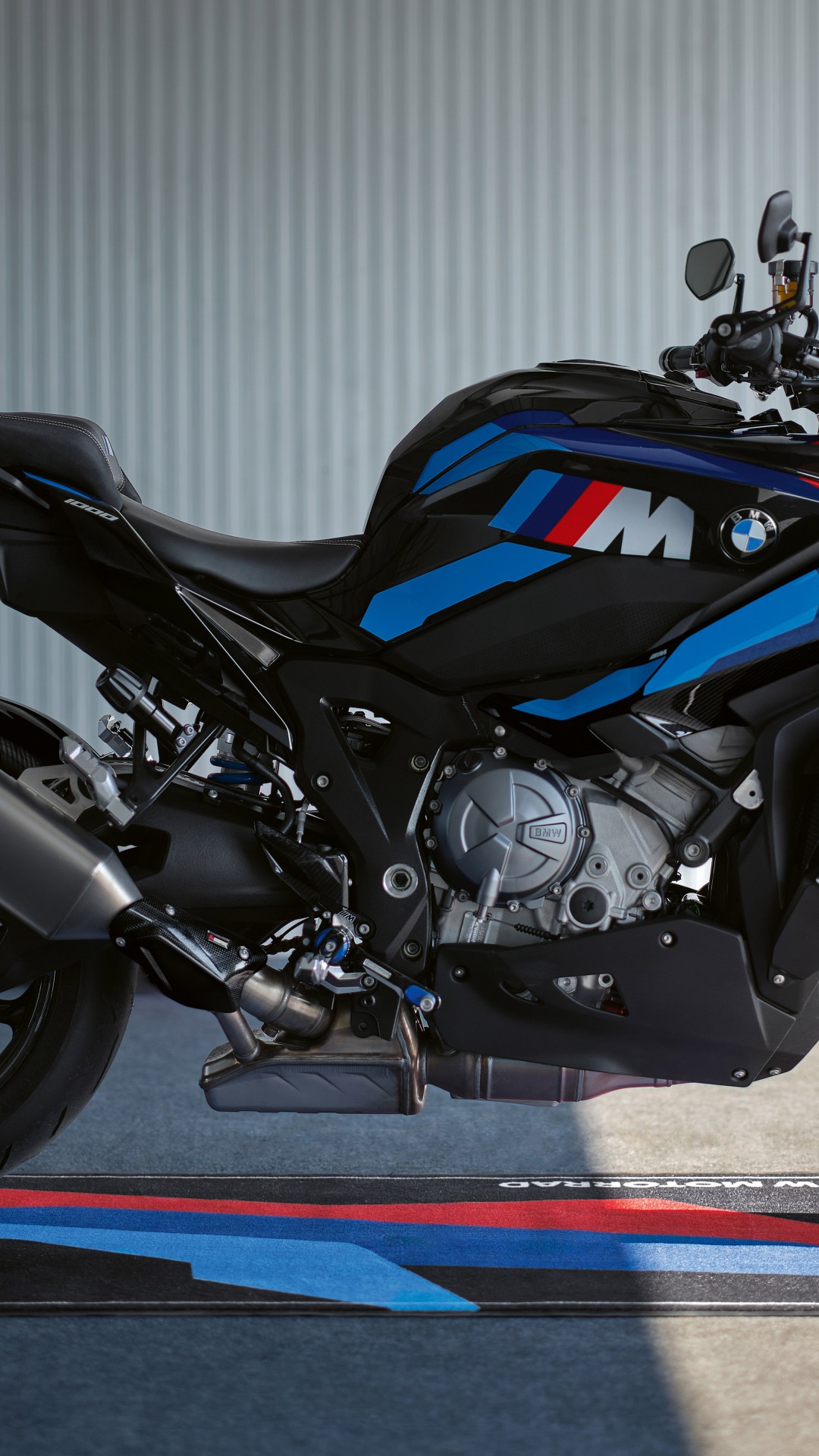 BMW M 1000 XR M Package Wallpaper - 1080x1920 Resolution